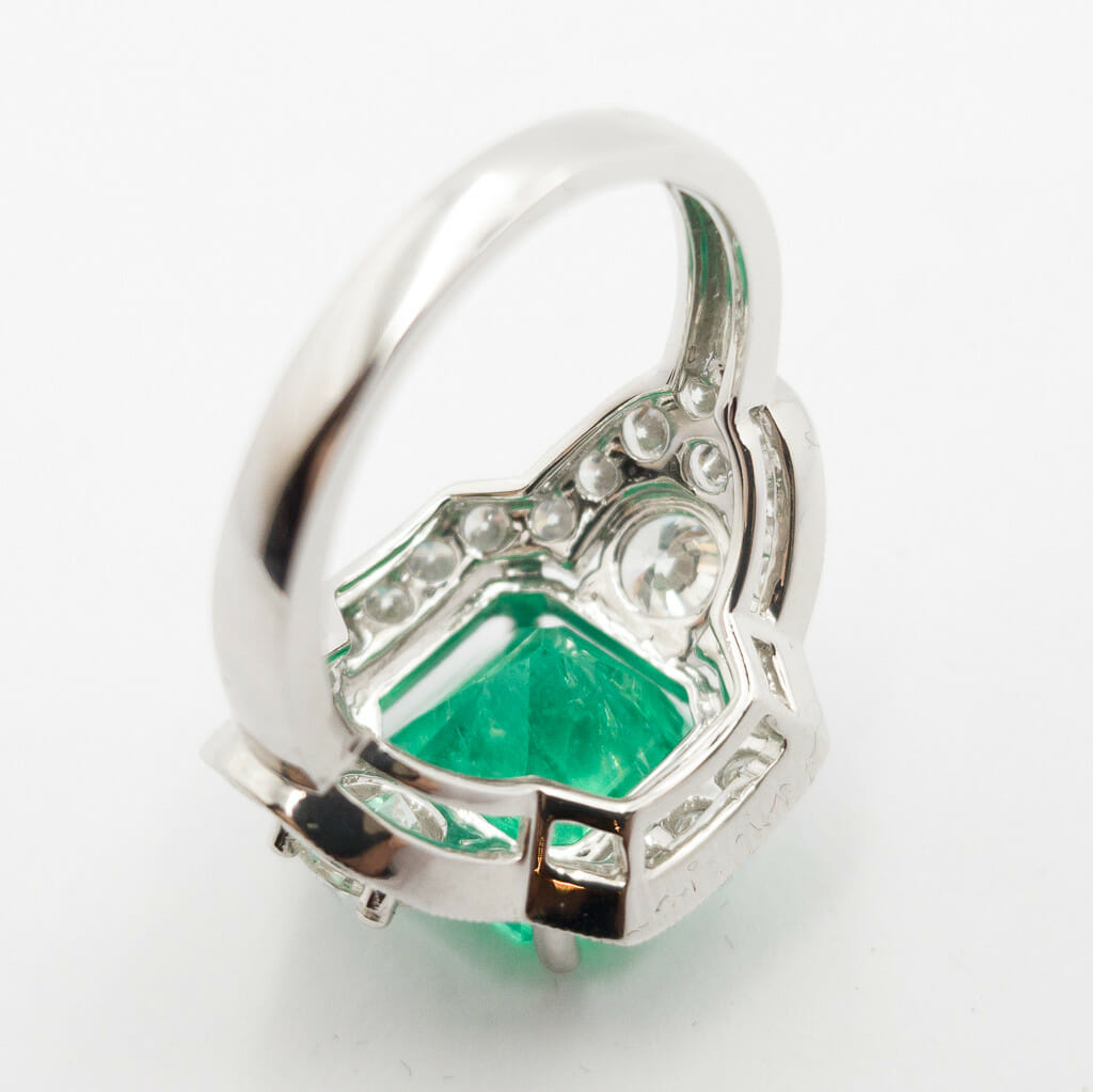 *New* 18ct Gold 5.7ct Natural Emerald & 2.65ct TDW Diamond Ring Val ...