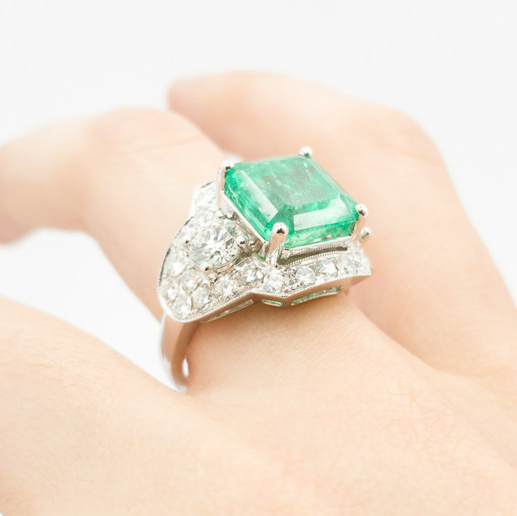 *New* 18ct Gold 5.7ct Natural Emerald & 2.65ct TDW Diamond Ring Val ...