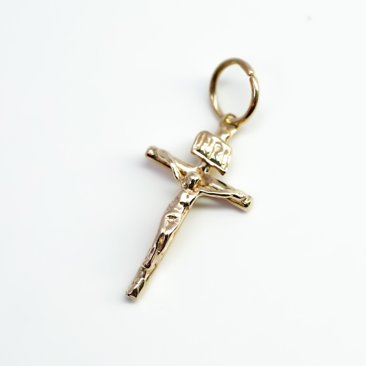 9ct Yellow Gold Crucifix Cross Pendant #67290 - Monty's