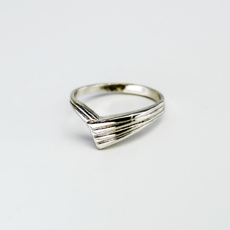 Sterling Silver V Shaped Ring Size J 1/2 #9635-49 - Monty's
